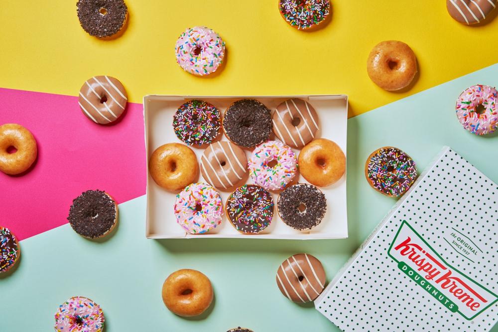 Krispy Kreme 把甜甜圈變小了！？跨年就用迷你小小圈，迎接2021的開始｜TRAVELER Luxe旅人誌