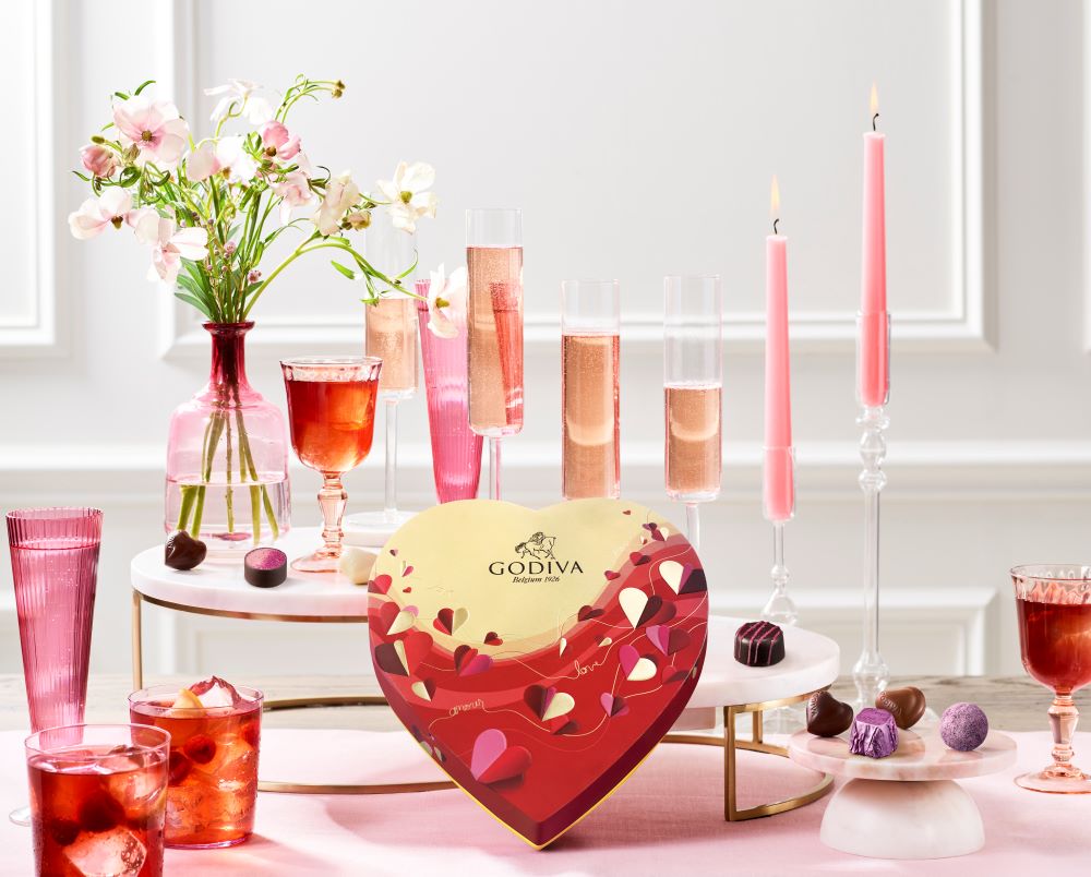 甜蜜收服對方的心！GODIVA 2022情人節禮盒浪漫上市，包含全台限量145盒愛心造型 | TRAVELER Luxe