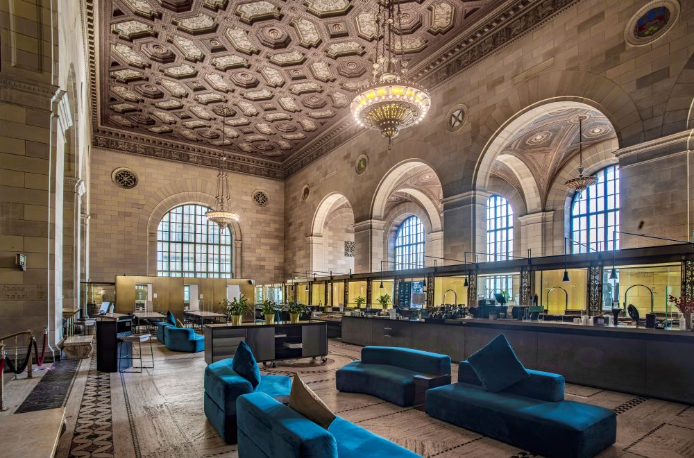 加拿大共享辦公室 Crew Collective & Café，在豪華氣派的空間中埋首於工作 | TRAVELER Luxe