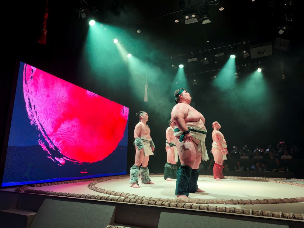 THE SUMO HALL 日樂座 OSAKA 絕不能錯過的相撲表演！全場英文解說、4種等級套票，一起輕鬆體驗日本相撲文化｜TRAVELER ...